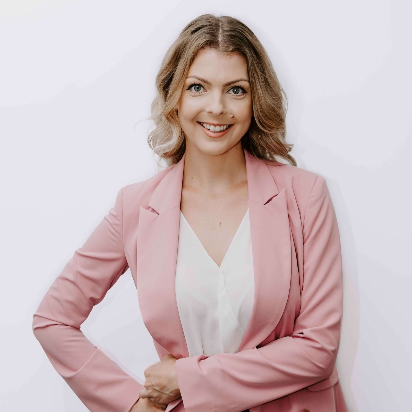 JR Burns Law - About Us | Gold Coast Law Firm | Jessica Burns Law